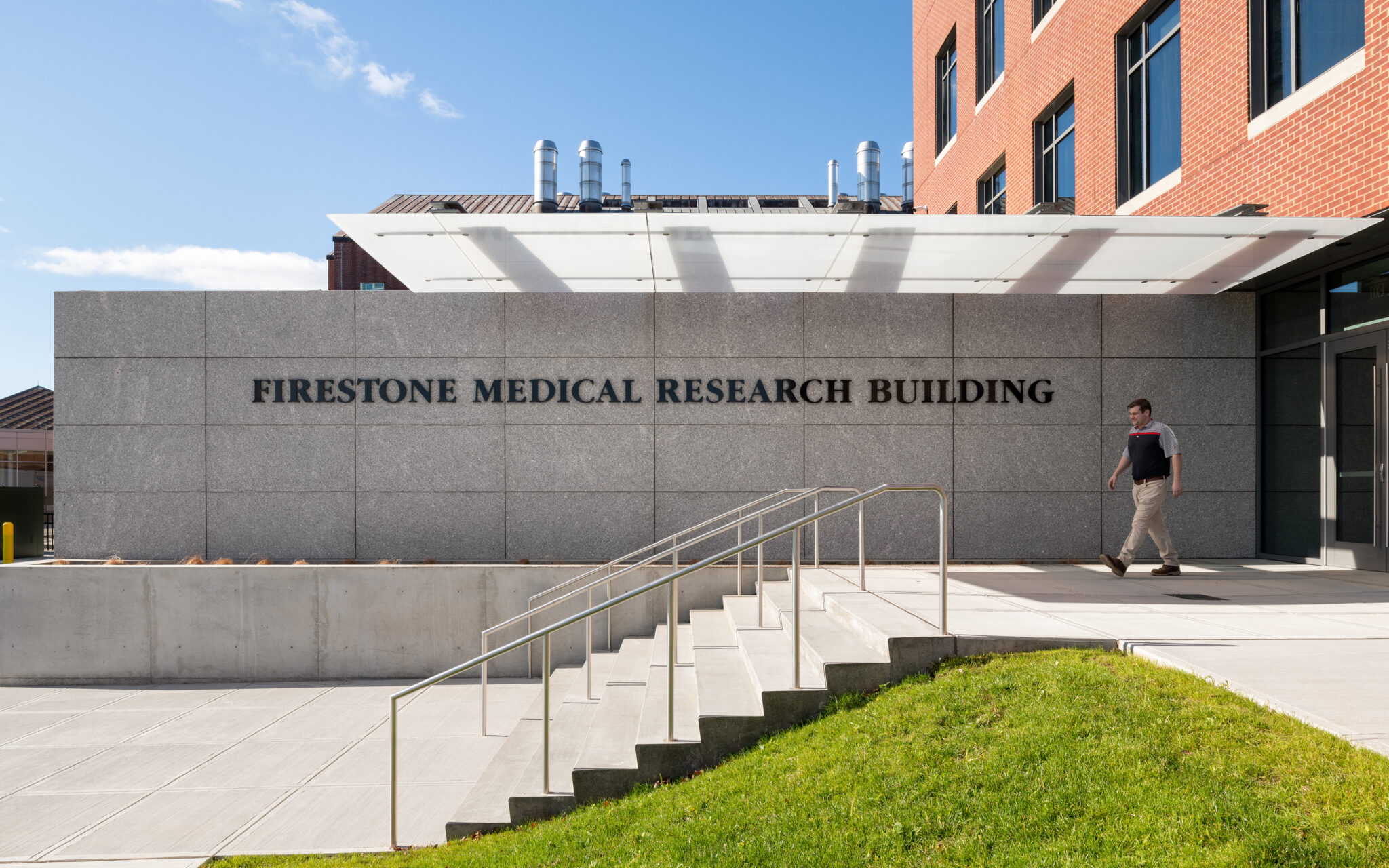 University of Vermont Medical Research Building - PC Construction